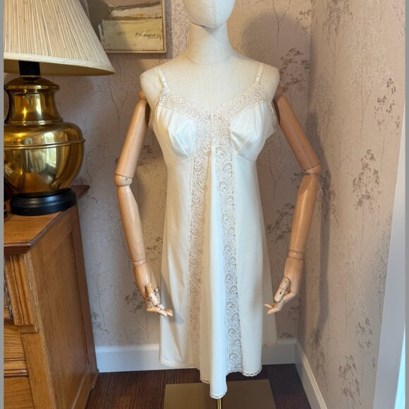 Gossard Artemis | Intimates & Sleepwear | Vintage Gossard Artemis Ivory ...